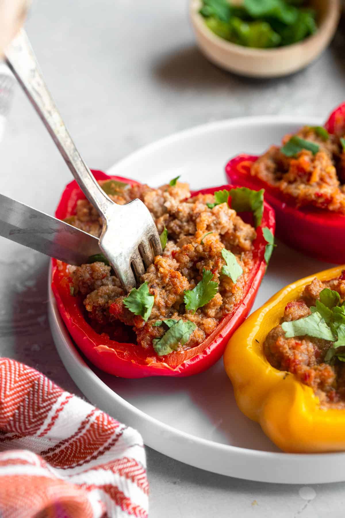 Whole30 Stuffed Peppers - Food Faith Fitness