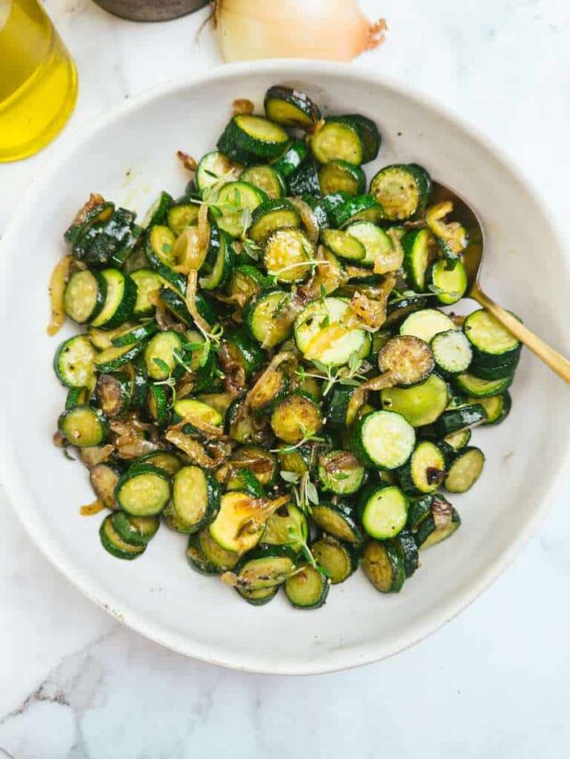 How to Make Sauteed Zucchini - Food Faith Fitness