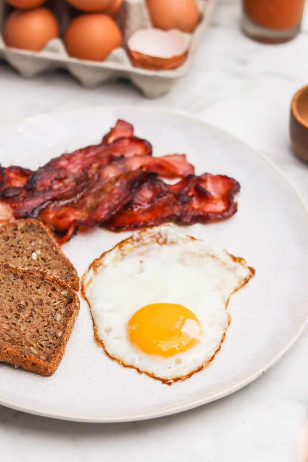 Perfect Sunny Side-Up Eggs - Food Faith Fitness