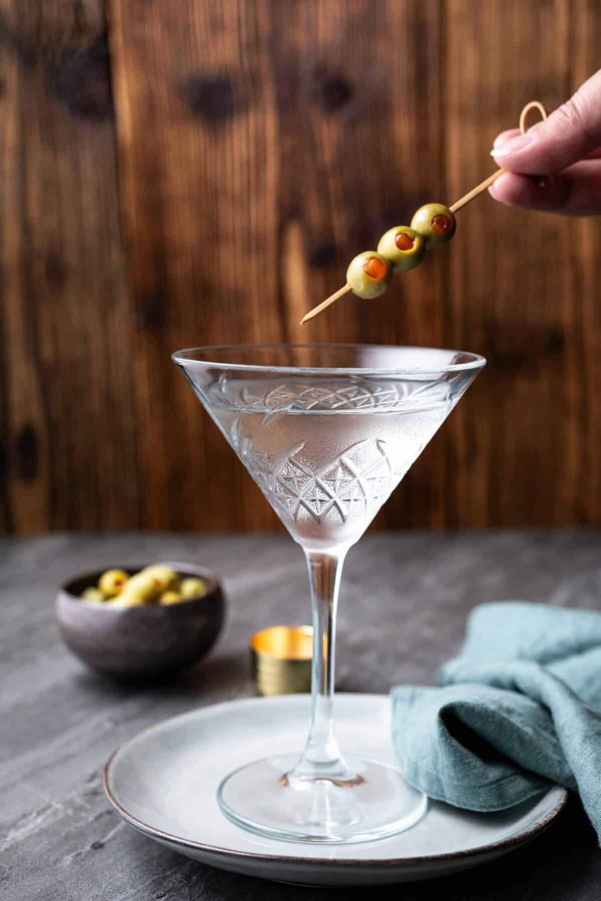 How to Make a Dry Martini Cocktail - Food Faith Fitness