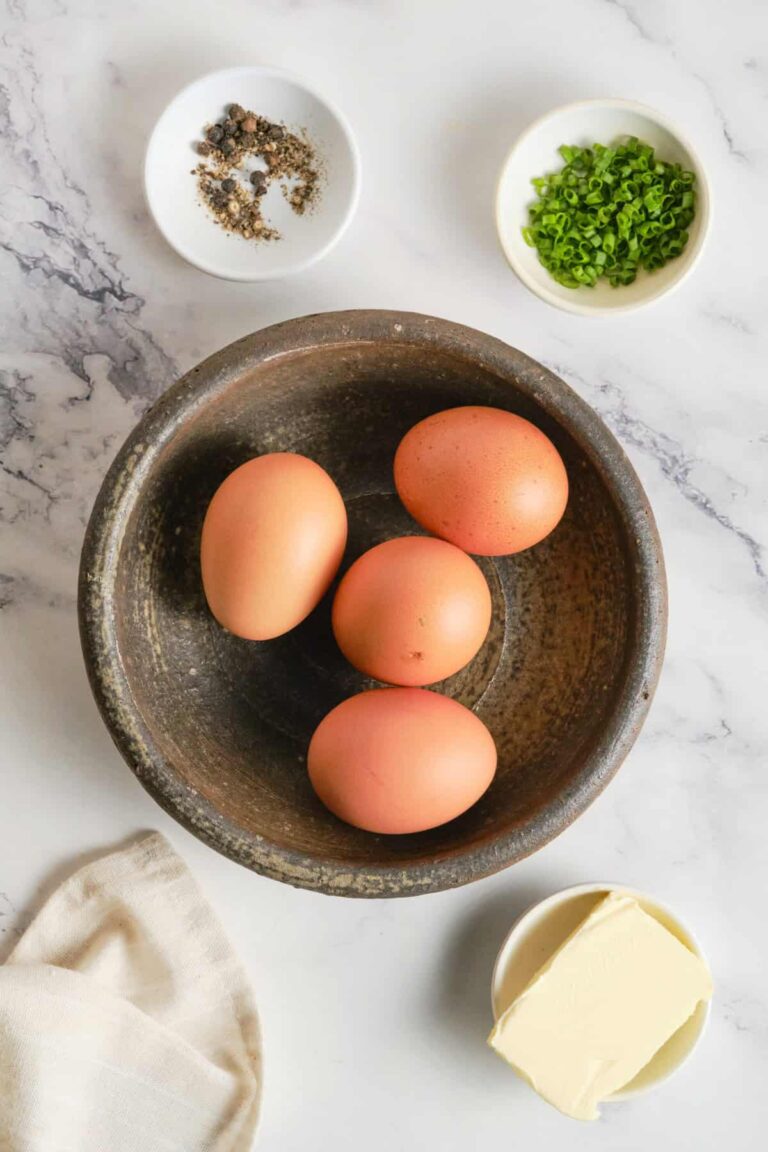 Easy Over-Medium Eggs Recipe - Food Faith Fitness