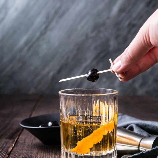 How to Make a Perfect Old Fashioned - Food Faith Fitness