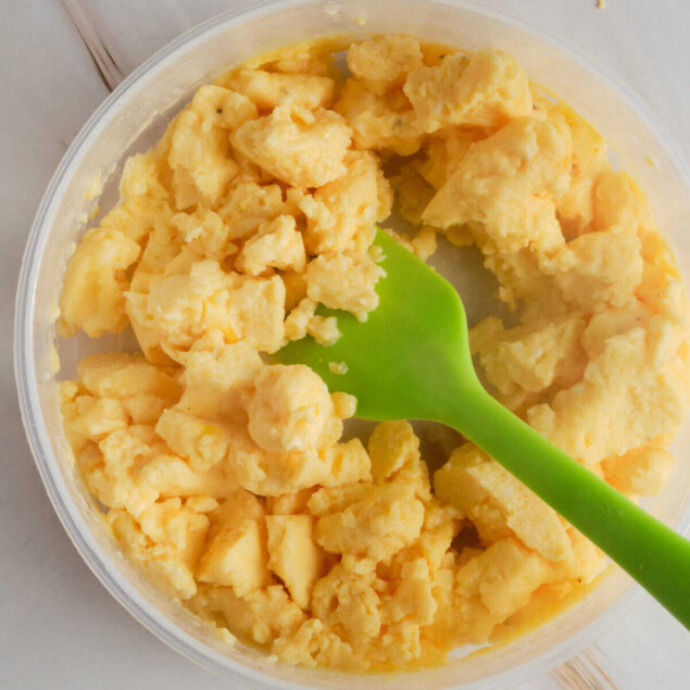 How to Make Scrambled Eggs in the Microwave - Food Faith Fitness