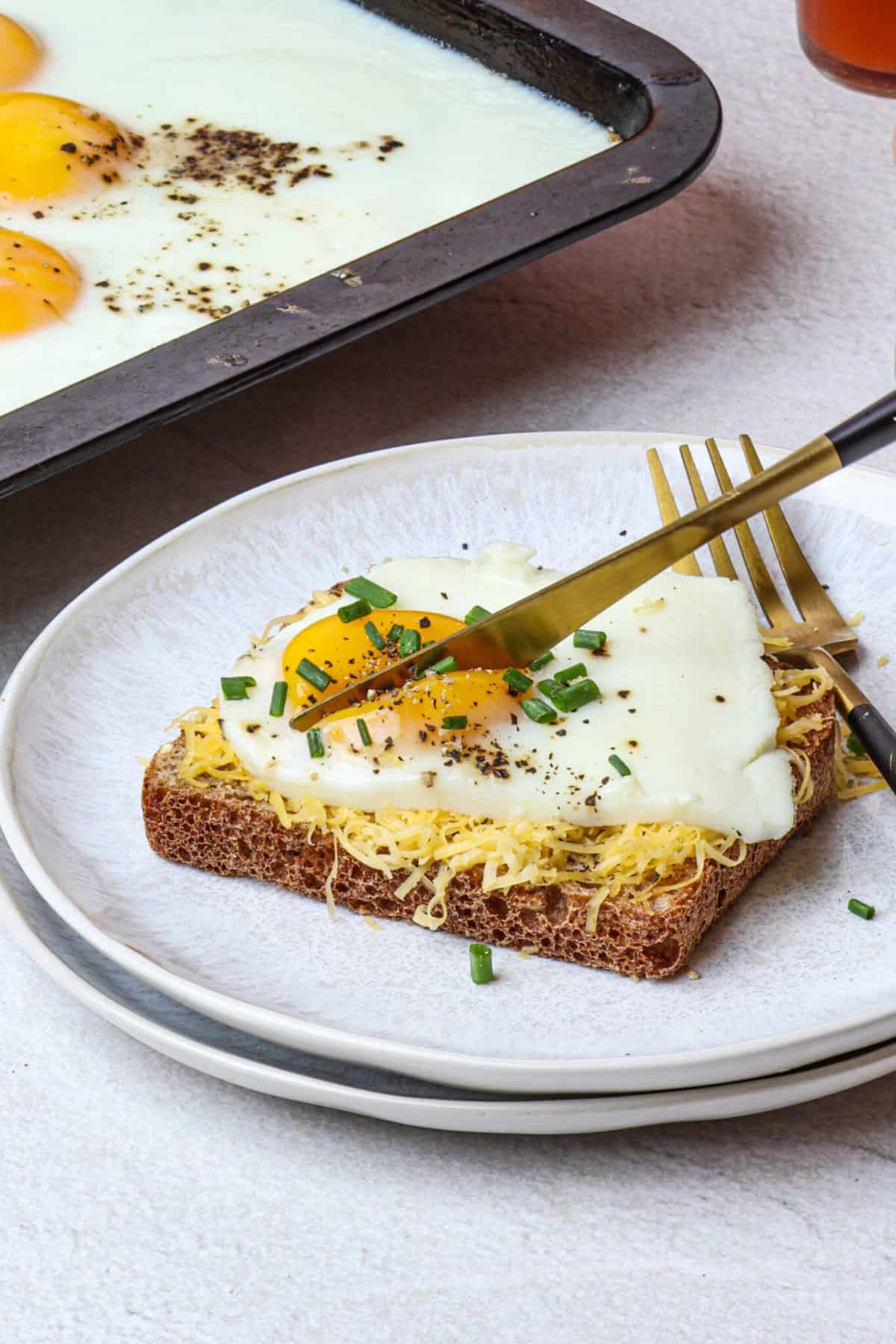 Fried Eggs in the Oven (Sheet Pan) - Food Faith Fitness
