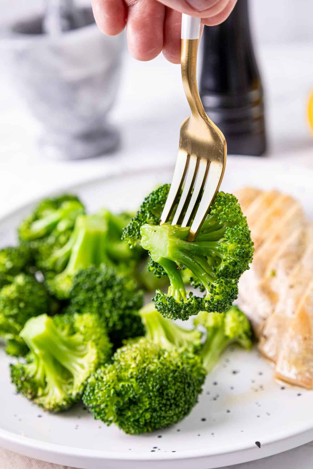 Steamed Broccoli Recipe - Food Faith Fitness