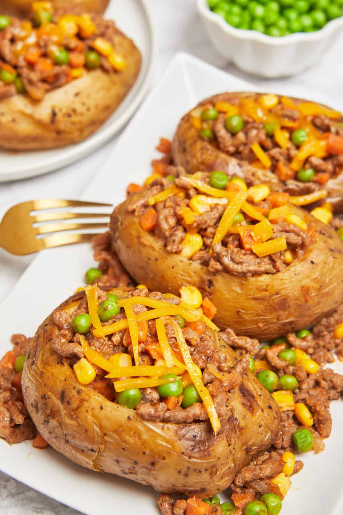 Shepherd's Pie Baked Potatoes - Food Faith Fitness